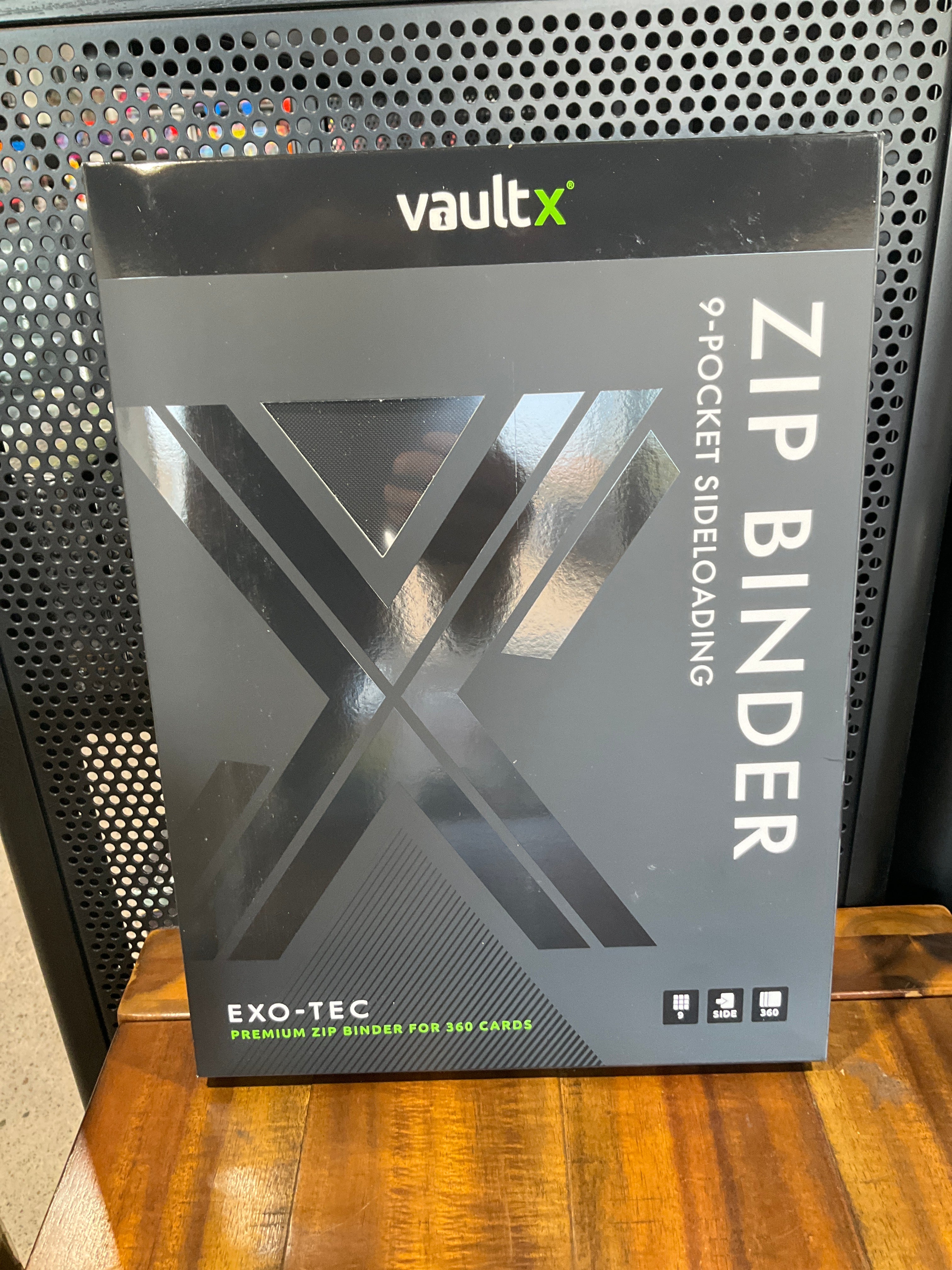 Vault X 9 Pocket Zippered Binder Black – Supremecardshop